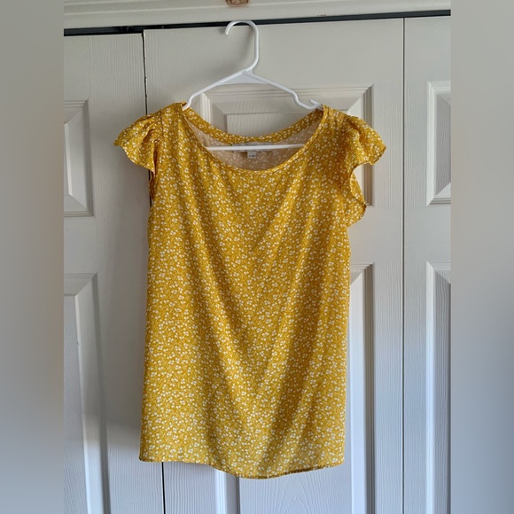 LOFT | Tops | Loft Daisy Pattern Blouse With Ruffle Sleeve Detailing ...